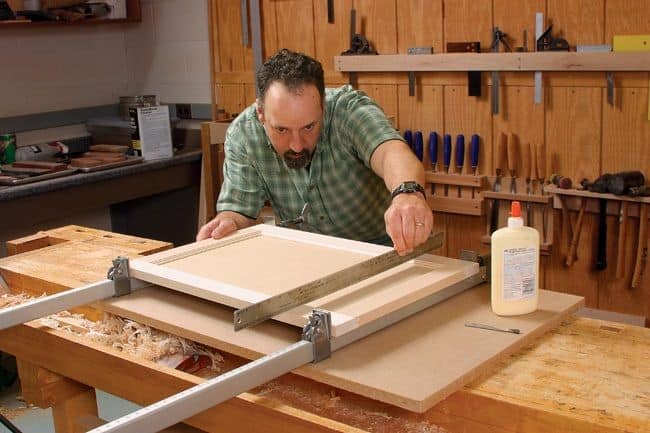 How To Make A Simple Picture Frame Using A Woodworking Router 
